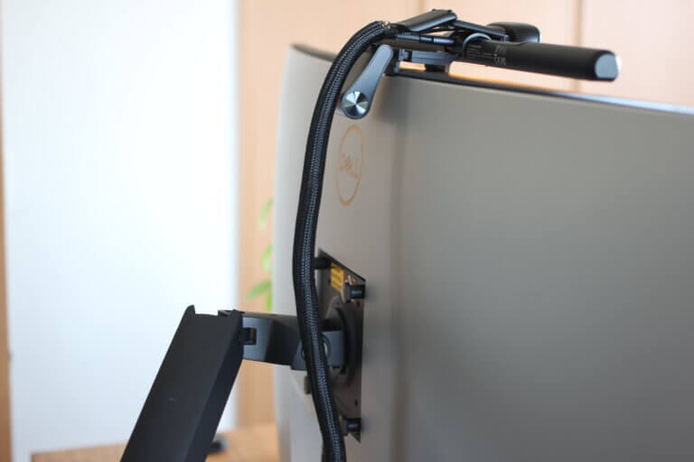 DIY初心者がFlexiSpot E8とかなでもの天板を鬼目ナットを使ってDIYした記録 | リタログ