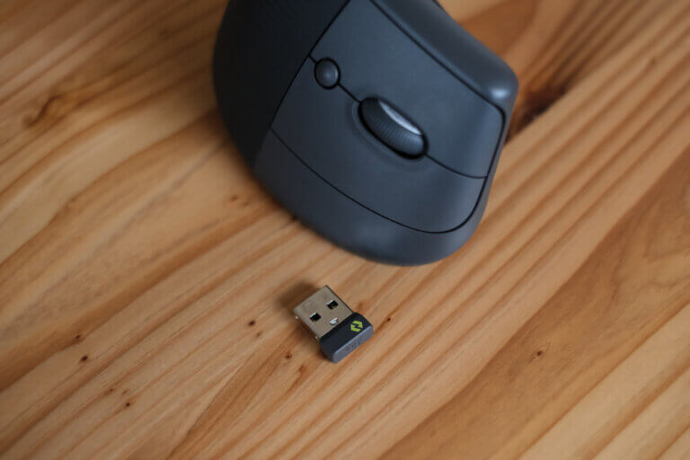 ロジクール LIFT M800GR 2ヶ月使用レビュー！| 静音化されたエルゴノミックマウス | リタログ